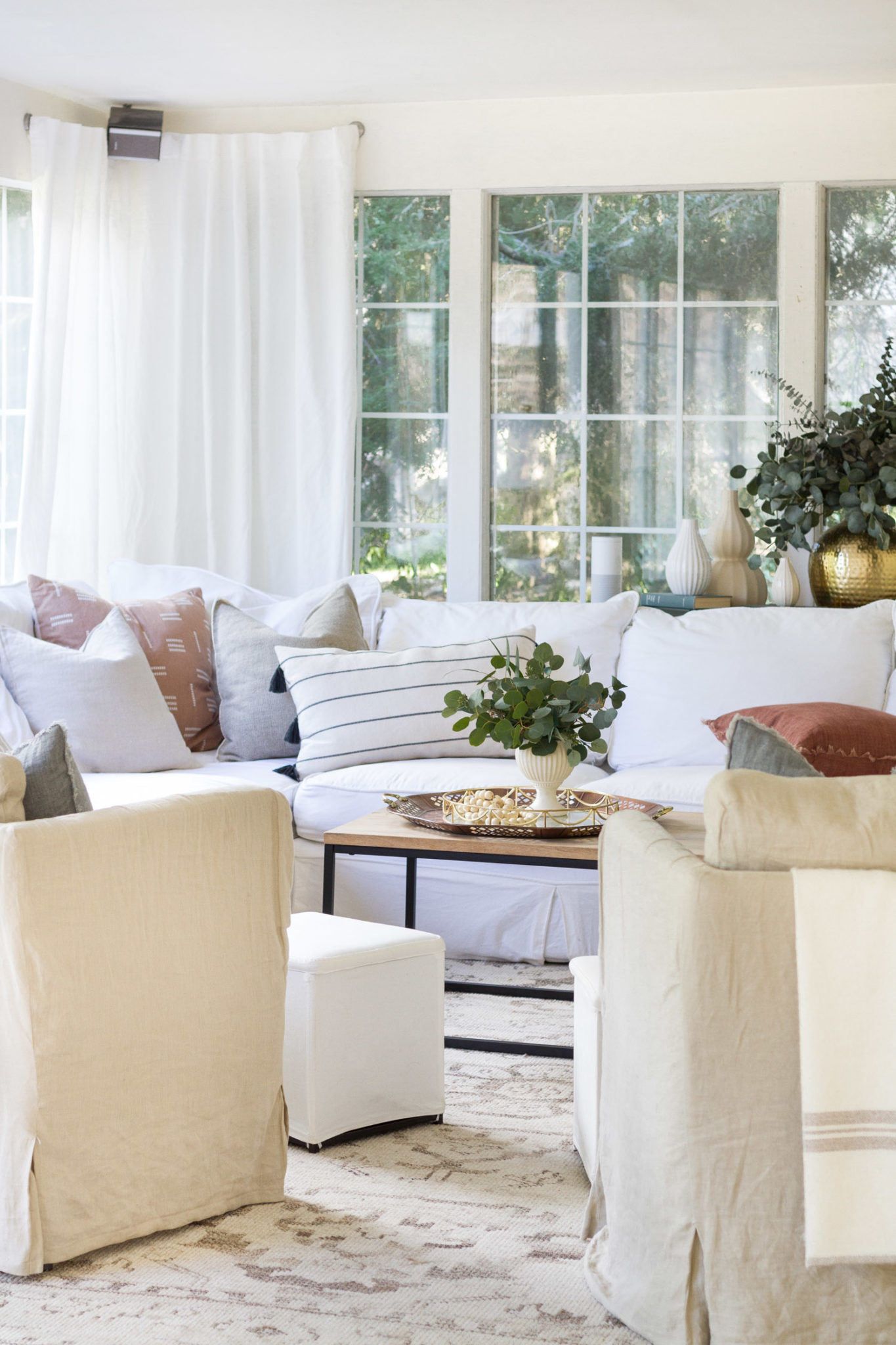 Soft Hues and Colors For Spring - A Simple Home Tour - zevy joy