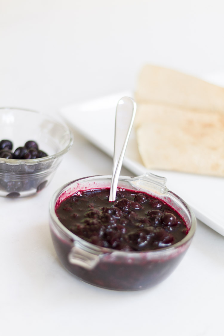 5 Ingredient Blueberry Crepes! - zevy joy