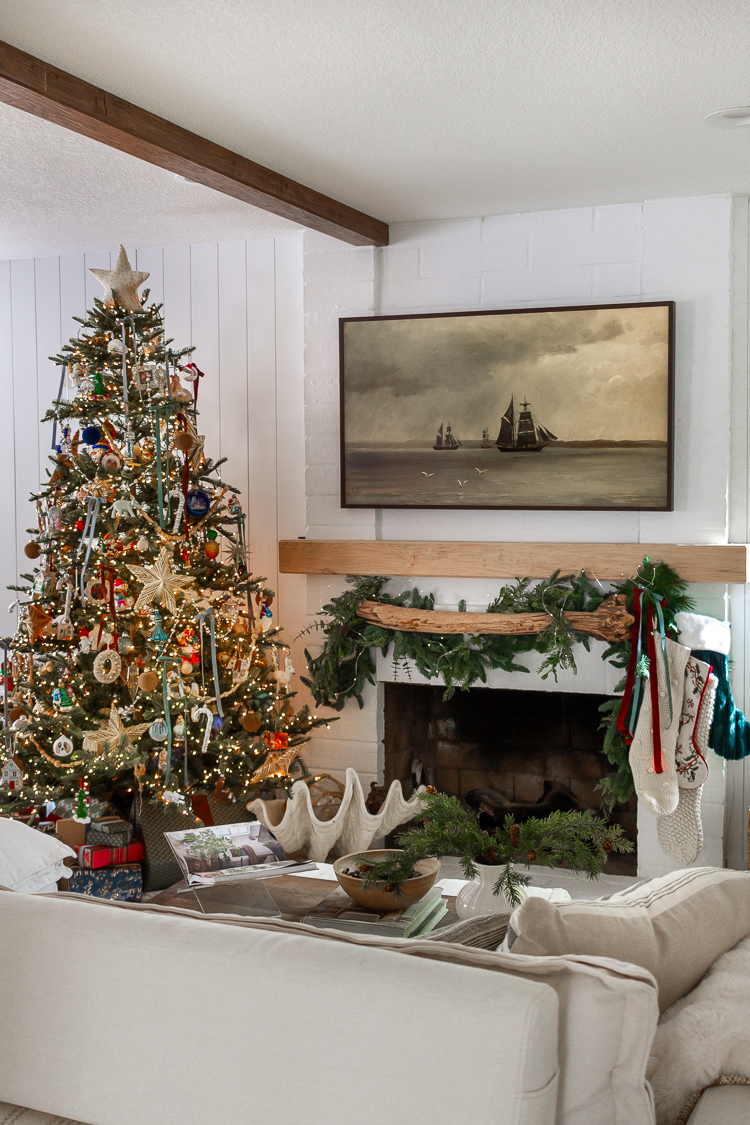 Decorating a Sentimental Christmas Tree: A Heartfelt Holiday Tradition ...
